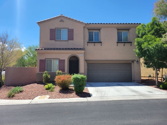Spacious Three Bedroom home with loft and ... - 7929 Lost Ranger Peak ...