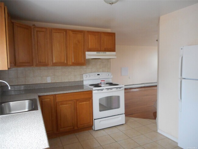 263 W Merrick Rd - 263 W Merrick Rd Valley Stream NY 11580 | Apartment ...