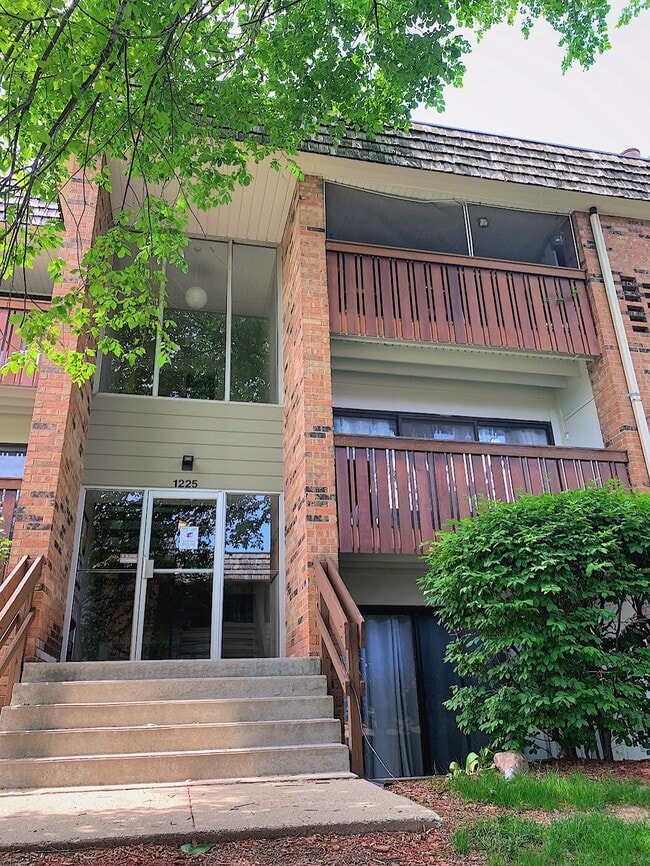 1225 S Maple Rd - 1225 S Maple Rd Ann Arbor MI 48103 | Apartment Finder