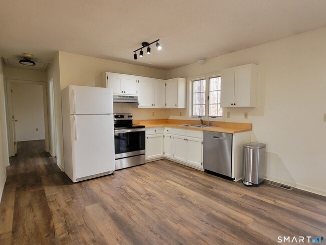 799 Middle Turnpike - 799 Middle Turnpike Mansfield CT 06268 ...