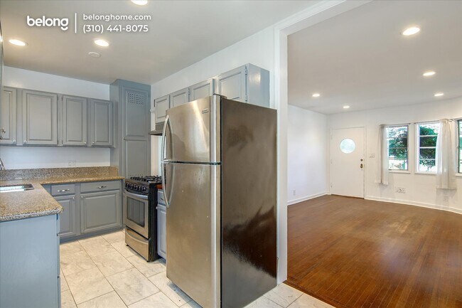 10907 Moorpark St - 10907 Moorpark St North Hollywood CA 91602 ...