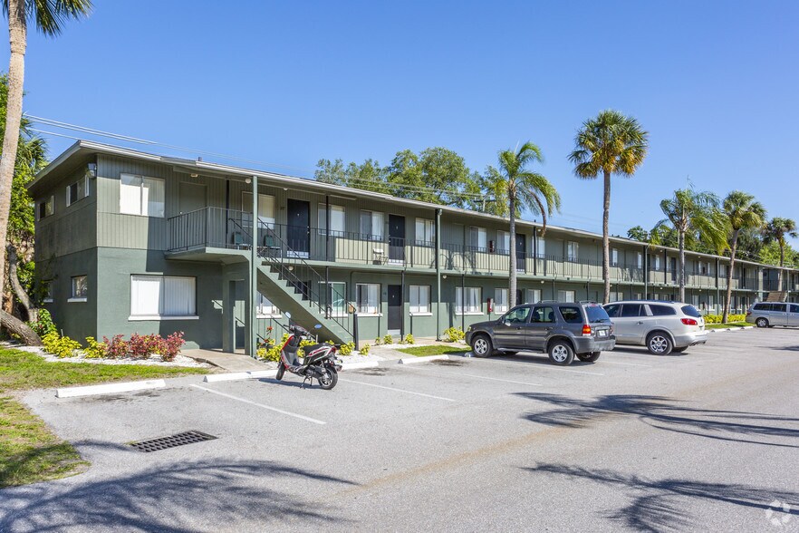 BellaSol Apartments - 1200 Signal Pointe Cir Sarasota FL 34237 ...
