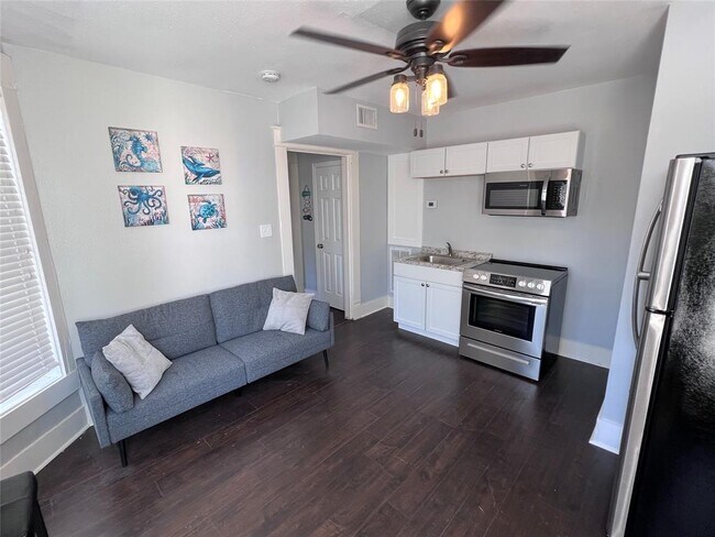 1012 Broadway Avenue J - 1012 Broadway Avenue J Galveston TX 77550 ...