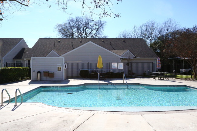 Villas of Leon Valley - 7101 Huebner Rd San Antonio TX 78240 ...