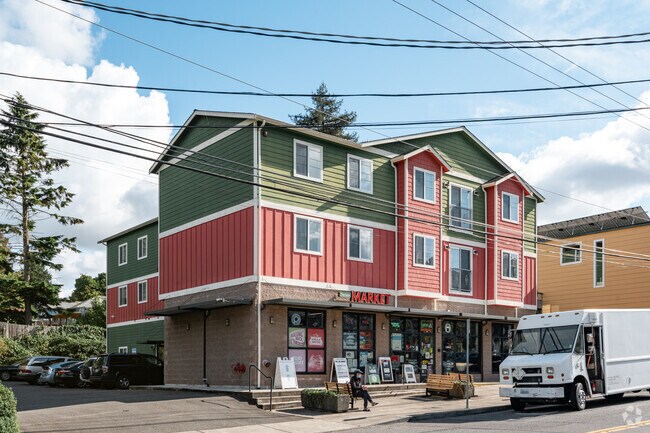 12910 E Marginal Way S - 12910 E Marginal Way S Seattle WA 98168 ...