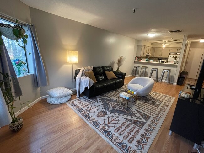 1204 Whitney Ave - 1204 Whitney Ave Hamden CT 06517 | Apartment Finder