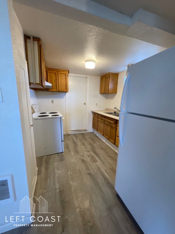 443 Southwest 7th Street - 443 SW 7th St Newport OR 97365 | Apartment ...