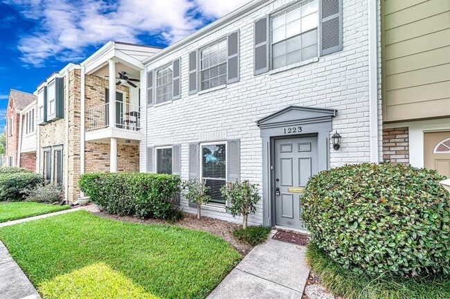 1223 Country Pl Dr - 1223 Country Pl Dr Houston TX 77079 | Apartment Finder