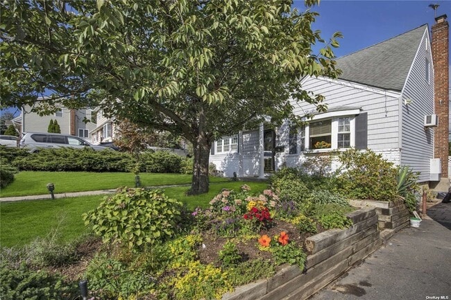 8 Bryce Ave - 8 Bryce Ave Glen Cove NY 11542 | Apartment Finder