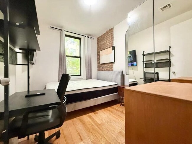 Nice room in a good neighborhood - 772 Jefferson Ave Brooklyn NY 11221 ...