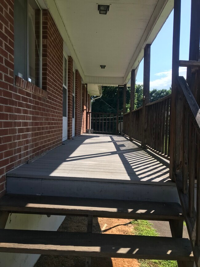 7654 Brooklyn Rd - 7654 Brooklyn Rd Fairlawn VA 24141 | Apartment Finder