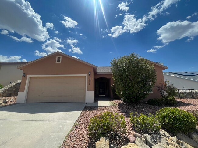 Cute 3 Bedroom/2 Bath Home off Roadrunner ... - 2677 Stellar Way Las ...