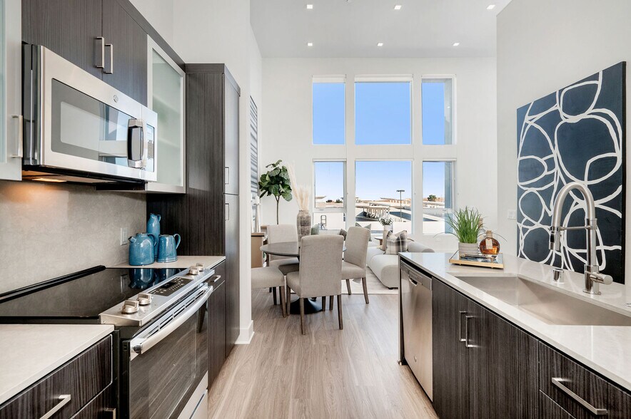 The Q Variel - 6200 Variel Ave Woodland Hills CA 91367 | Apartment Finder