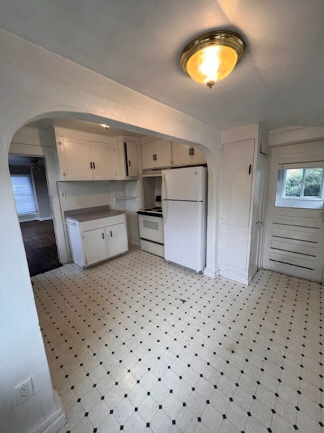 Darling early 1900's bungalow - 4610 S Reade St Tacoma WA 98409 ...