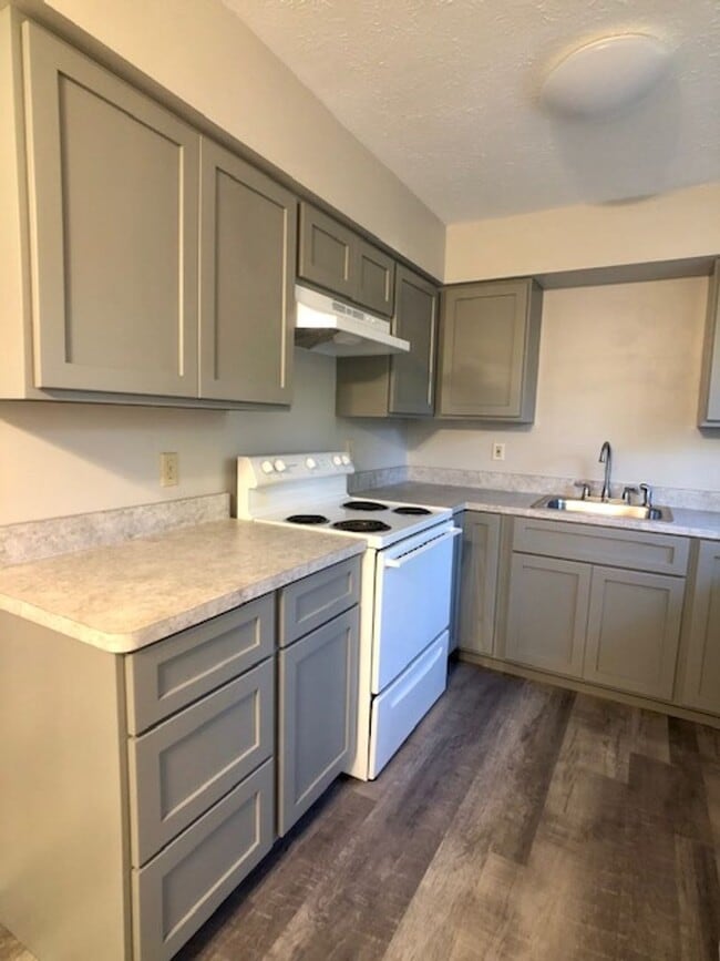 dj - 40-42 E Fir St New London OH 44851 | Apartment Finder