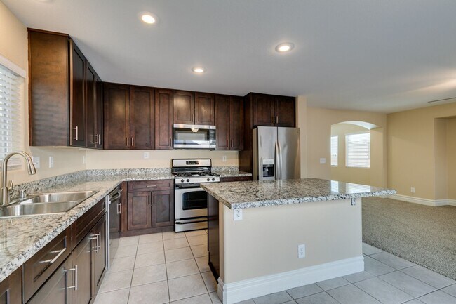 GORGEOUS 4 BEDROOM HOME WITH TONS OF UPGRA... - 273 Broken Par Dr Las ...