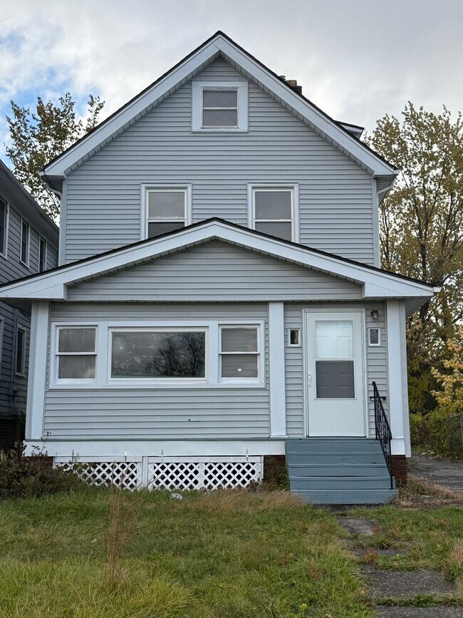 3bd Single Lee/Harvard Vouchers Only - 3935 E 147th St Cleveland OH ...