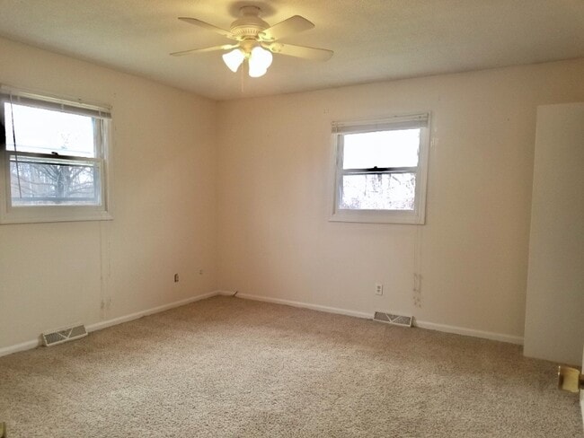 2036 Austin Dr - 2036 Austin Dr Springfield IL 62704 | Apartment Finder