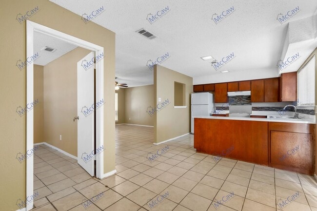 **Section 8 Accepted** Cute 2/1.5 Duplex i... - 1004 Roky Ct Fort Worth ...