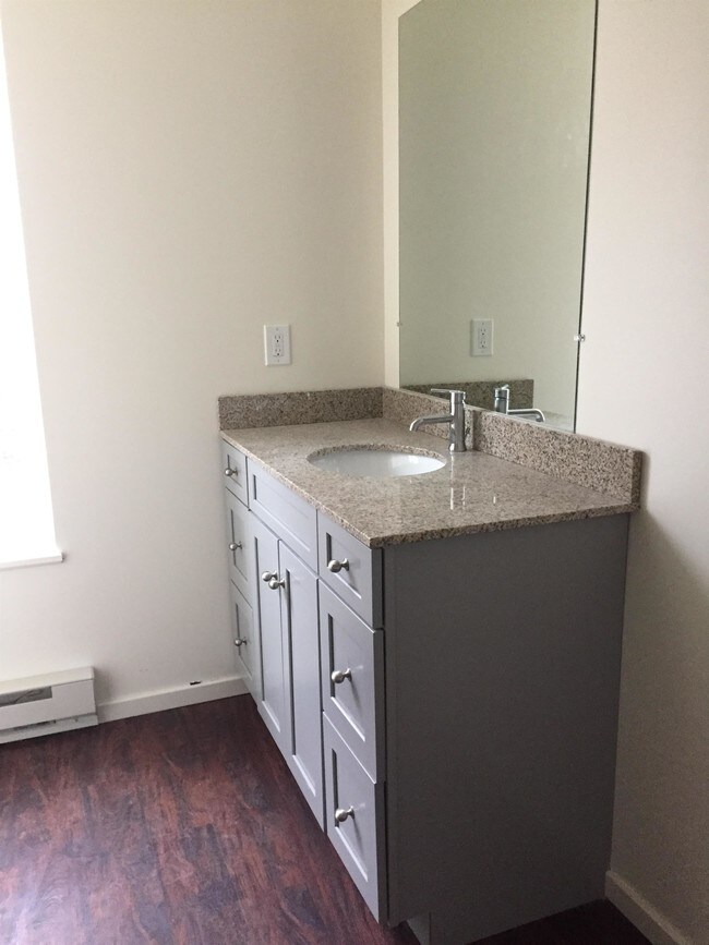 184 Northampton St - 184 Northampton St Easthampton MA 01027 ...