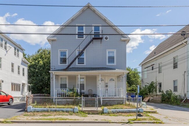 228 Rhode Island Ave - 228 Rhode Island Ave Pawtucket RI 02860 ...