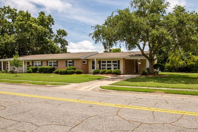 Seagate Village - Myrtle Beach - 3605 Linden St Myrtle Beach SC 29577 ...