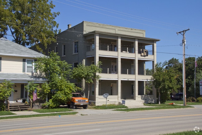 108 N Main St - 108 N Main St Edgerton WI 53534 | Apartment Finder
