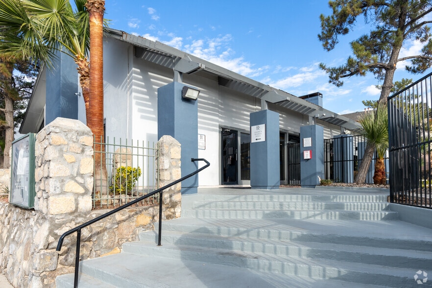 RIDGEMAR - 10701 Vista Del Sol Dr El Paso TX 79935 | Apartment Finder