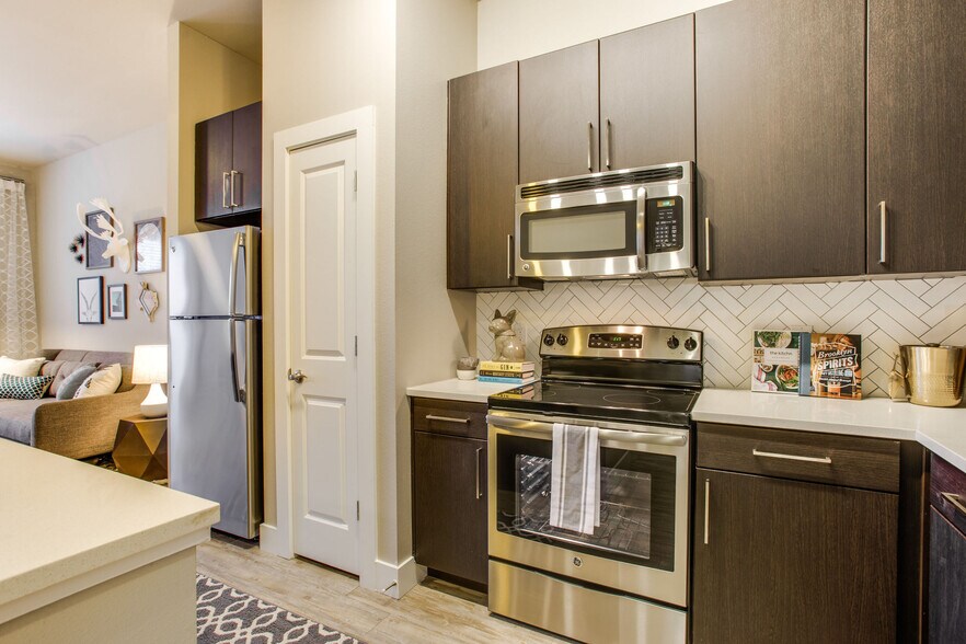 Maple District Lofts - 5415 Maple Ave Dallas TX 75235 | Apartment Finder
