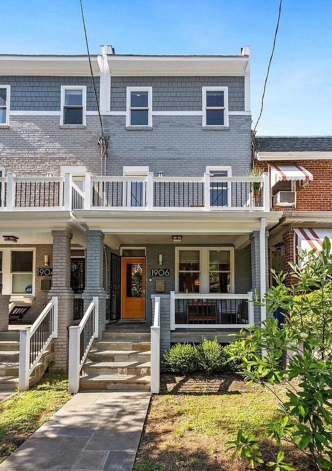 Updated 5 BR/4.5 BA Semi-Detached Home in ... - 1906 Q St SE Washington ...