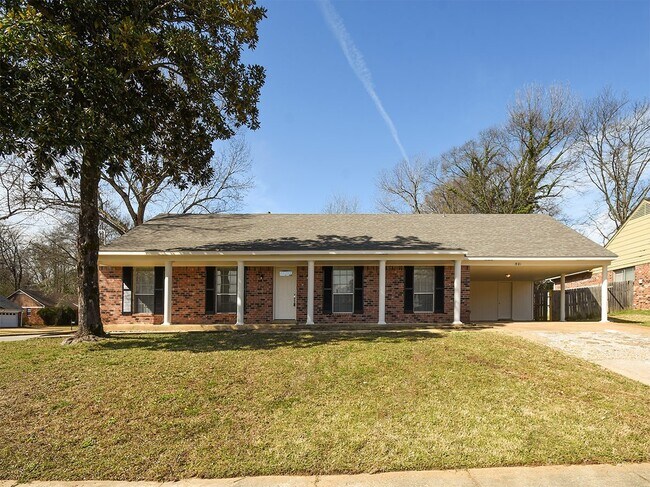 SURPRISING HOME! Lots bigger than it looks... - 1981 Cranberry Dr ...