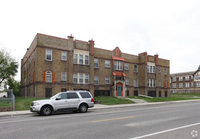 2517 Golden Valley Rd - 2517 Golden Valley Rd Minneapolis MN 55411 ...