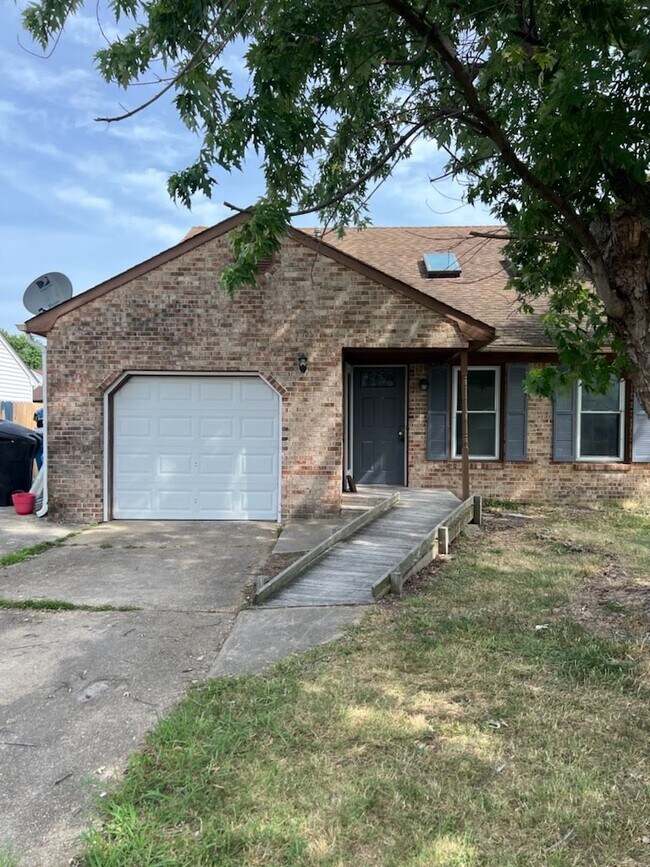 1957 Sydenham Trl - 1957 Sydenham Trl Virginia Beach VA 23464 ...