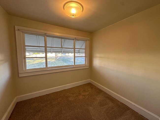 Affordable 2 Bedroom Home with Garage & Extra Space - 117 Casey St ...