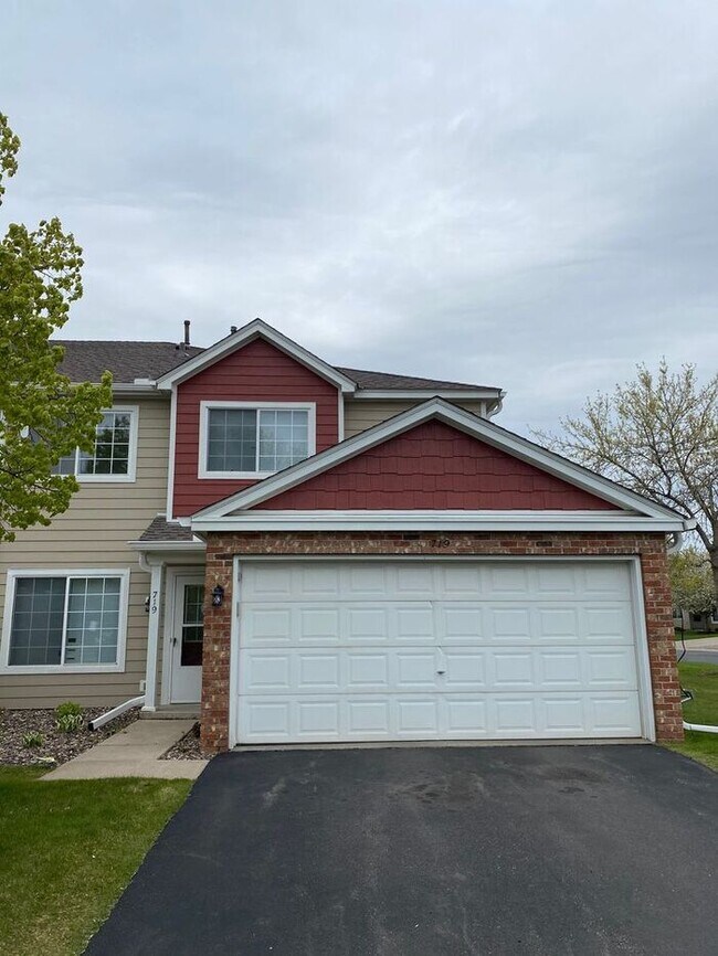 End Unit Townhouse Available October 1, Op... - 719 Mariner Way ...