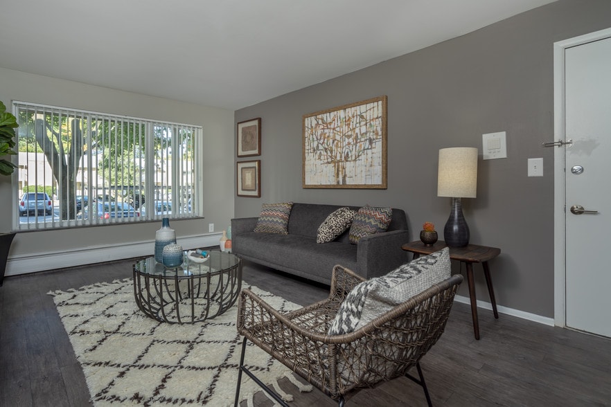 Ann Arbor Woods - 2167 Medford Rd Ann Arbor MI 48104 | Apartment Finder Ann Arbor Woods - 2167 Medford Rd Ann Arbor MI 48104 | Apartment Finder
