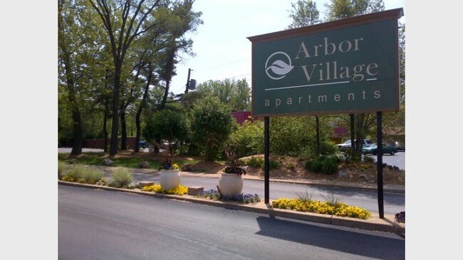 Arbor Village Apartments - 26 Arbor Village Ct Ferguson MO 63135 ...