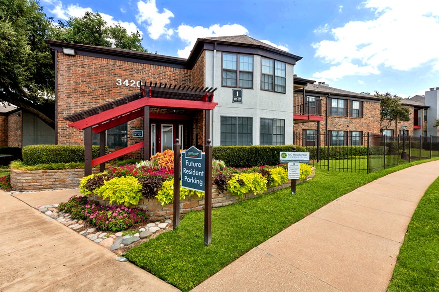 Brookbend - 3420 Country Square Dr Carrollton TX 75006 | Apartment Finder