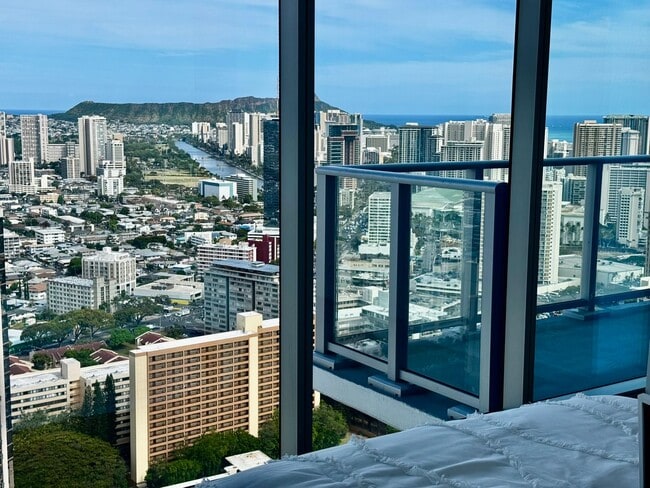 1/1/1 Penthouse Unit at Park on Keeaumoku - Fabulous Views! - 1515 ...