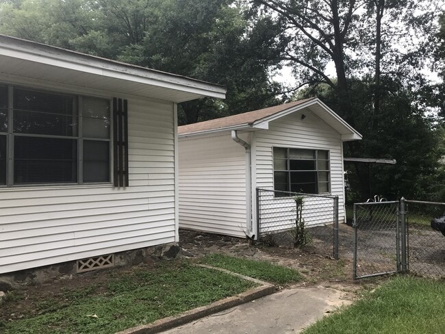 3/1.5 fenced yard PTISD - 103 Mumford Dr Longview TX 75604 | Apartment ...