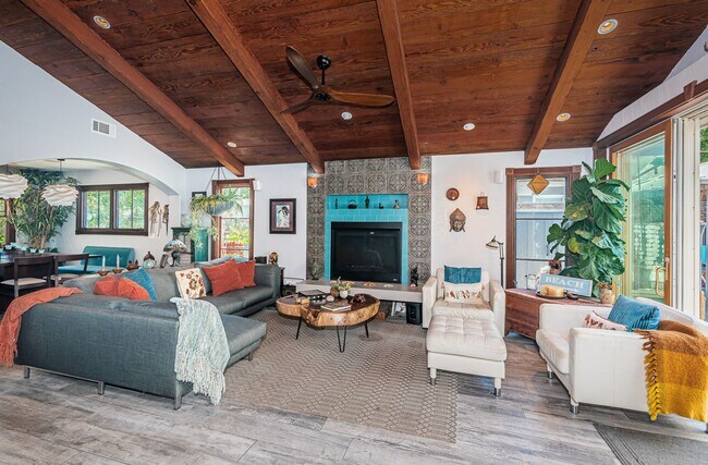 Coastal Charm Vacation Retreat in Encinitas - 760 Saxony Rd Encinitas ...