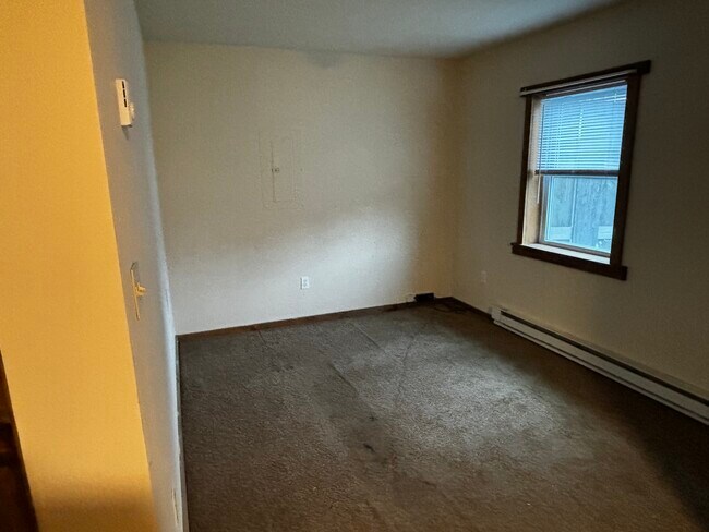 38 S Quaker Ln - 38 S Quaker Ln Hyde Park NY 12538 | Apartment Finder