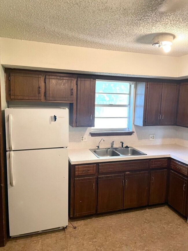 Garland Park Addition - 5310 Ridgeview Ave Enid OK 73703 | Apartment Finder