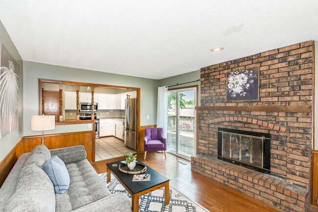 7111 North Stoddard Avenue - 7111 N Stoddard Ave Kansas City MO 64152 ...