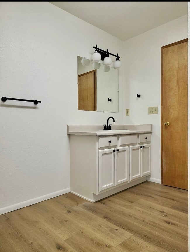 Newly Renovated Farmhouse style unit with new mini split for heating ...