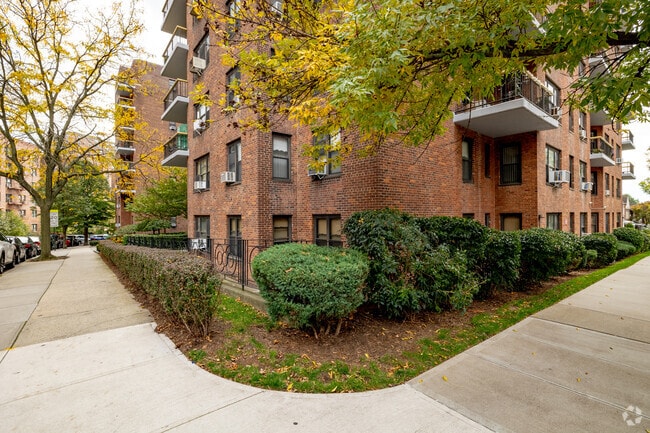 6776 Booth St - 6776 Booth St Forest Hills NY 11375 | Apartment Finder