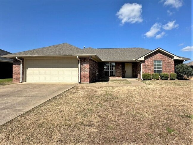 Tour Today! Cozy 3 Bedroom 2 Bath in Tyler... - 11204 Meadows Dr Flint ...