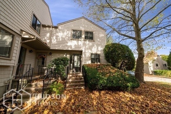 111 Fiddler Green Rd - 111 Fiddler Green Rd Stratford CT 06614 ...