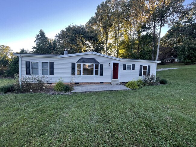 584 Green Acres Rd - 584 Green Acres Rd Millers Creek NC 28651 ...