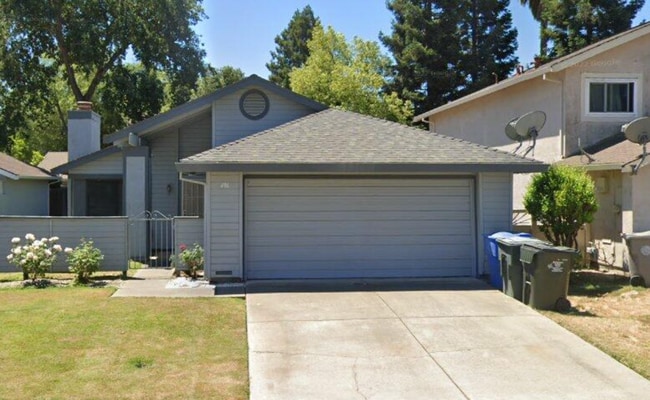 Adorable 3/2 Waiting For You! Please reference full ad for viewings ...